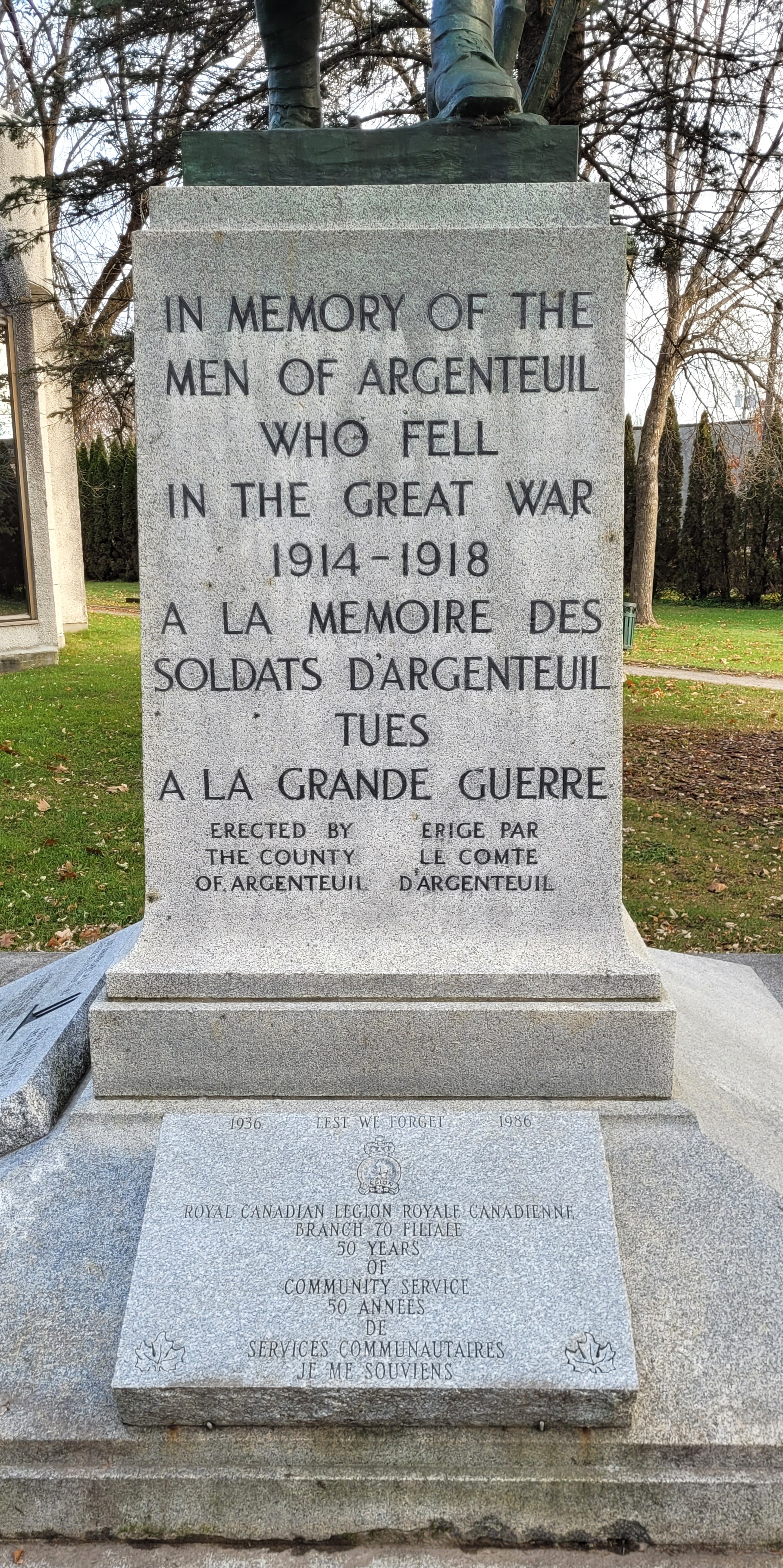 Cénotaphe d’Argenteuil - Répertoire du patrimoine culturel du Québec