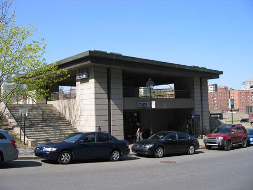 Édicule de la station de métro Champ-de-Mars - Répertoire du patrimoine ...