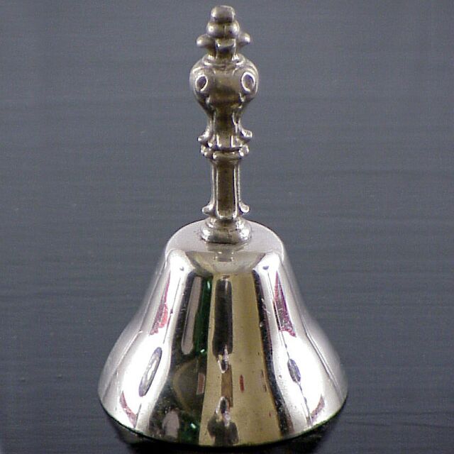 Clochette liturgique - Répertoire du patrimoine culturel du Québec