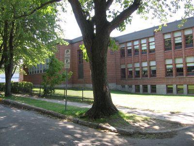 Three Rivers High School - Répertoire du patrimoine culturel du Québec
