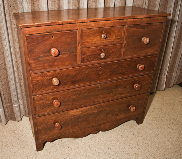 Commode - Répertoire du patrimoine culturel du Québec