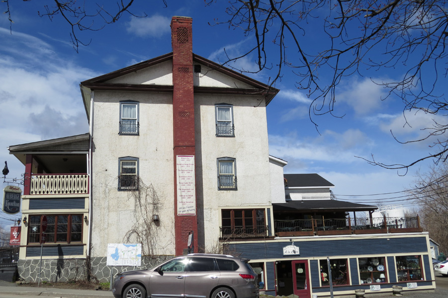 Auberge Knowlton - Répertoire du patrimoine culturel du Québec