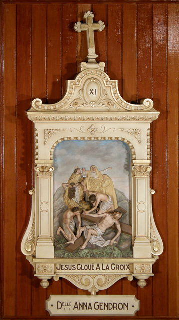 Station de chemin de croix (Jésus cloué à la croix) - Répertoire du ...