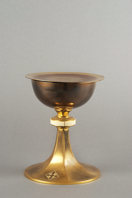 Ensemble de calice et patène - Répertoire du patrimoine culturel du Québec