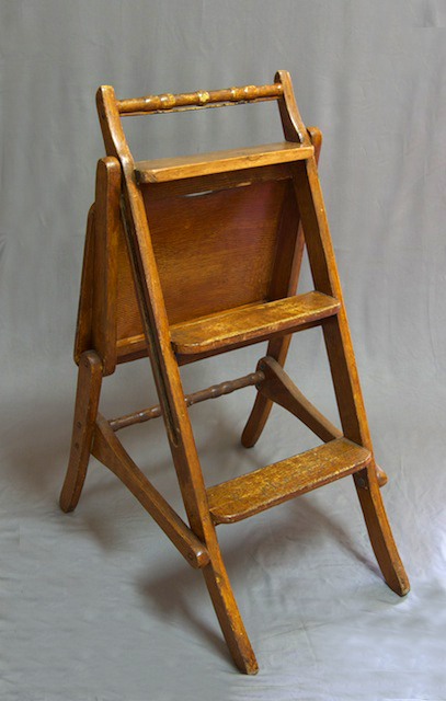 Chaise-escabeau - Répertoire du patrimoine culturel du Québec