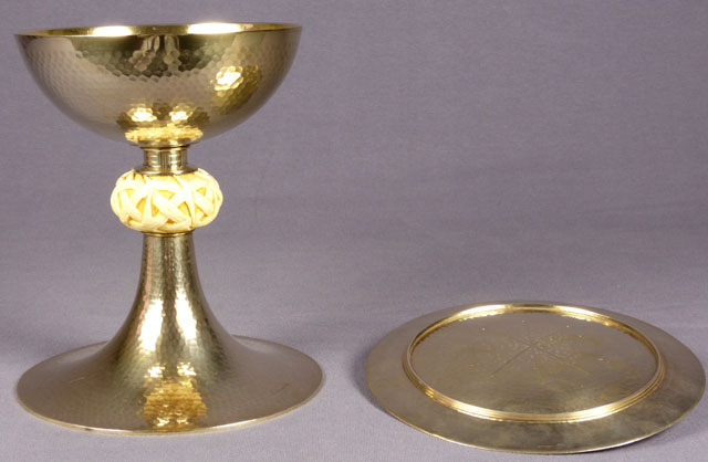 Ensemble de calice et patène - Répertoire du patrimoine culturel du Québec