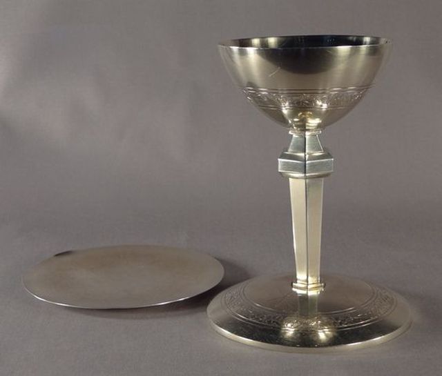 Ensemble de calice et patène - Répertoire du patrimoine culturel du Québec