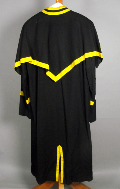 Costume de bedeau - Répertoire du patrimoine culturel du Québec