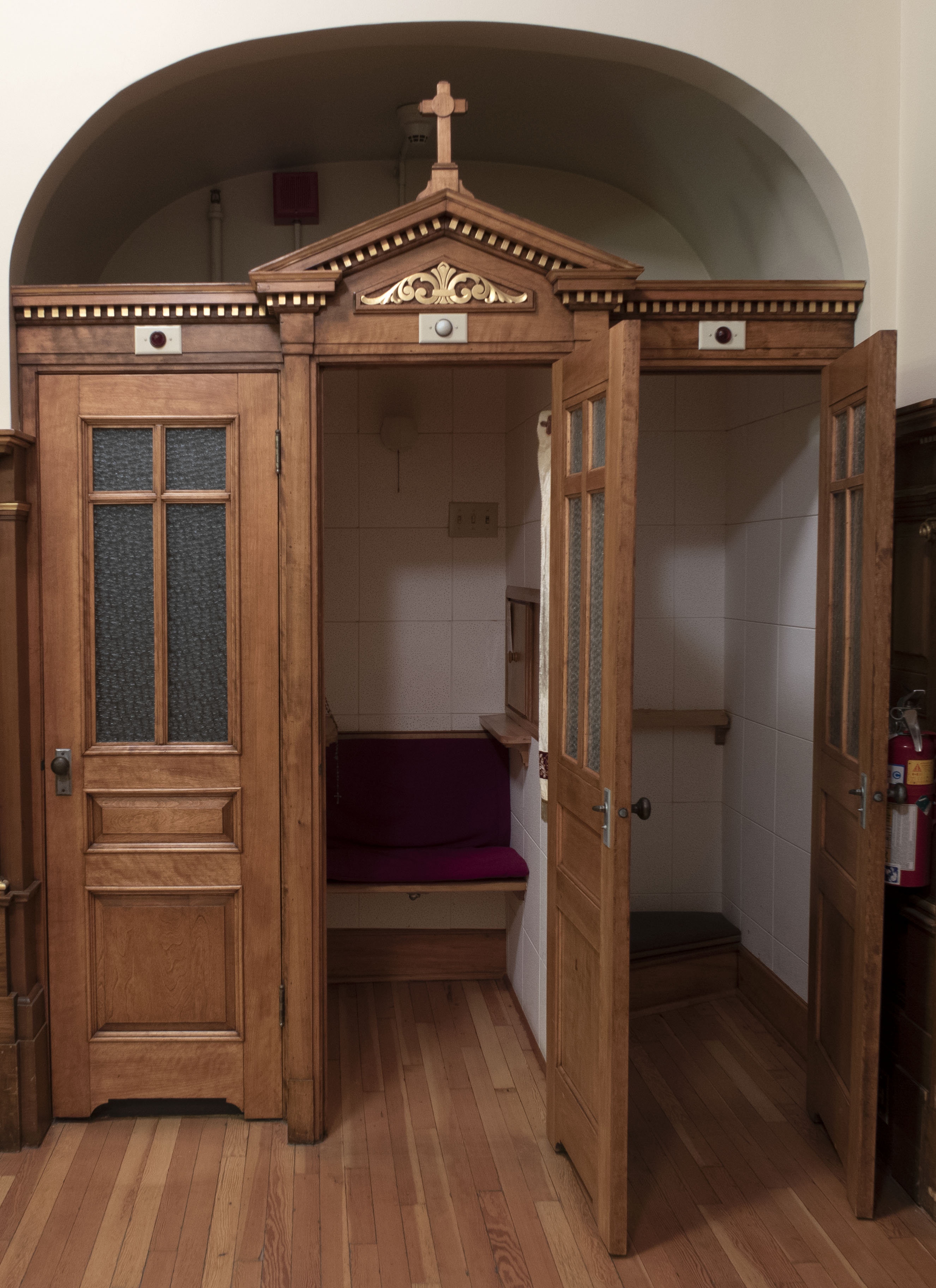 Confessionnal - Répertoire du patrimoine culturel du Québec